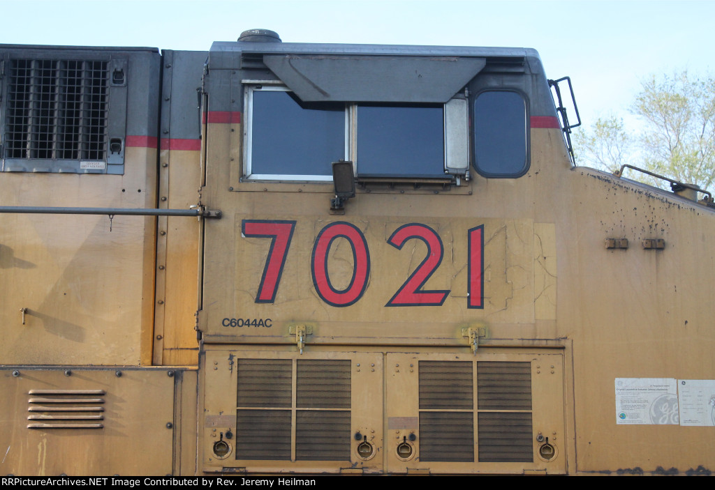 UP 7021 (4)
